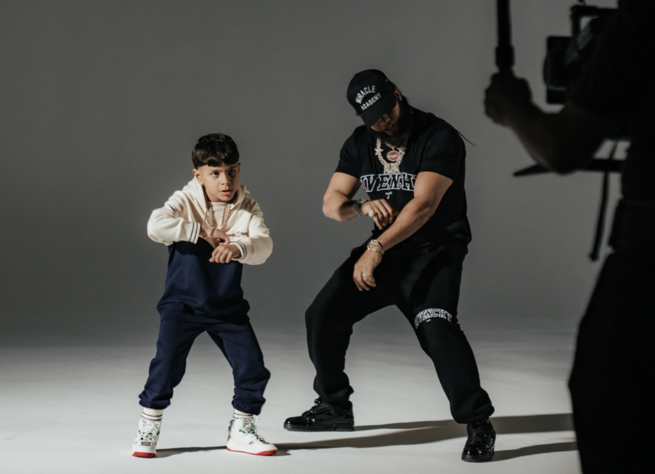 DYLAN, boricua de 7 años lanza el tema “Te Estudiamos” junto a El Alfa - DesdeLaRedRD.com