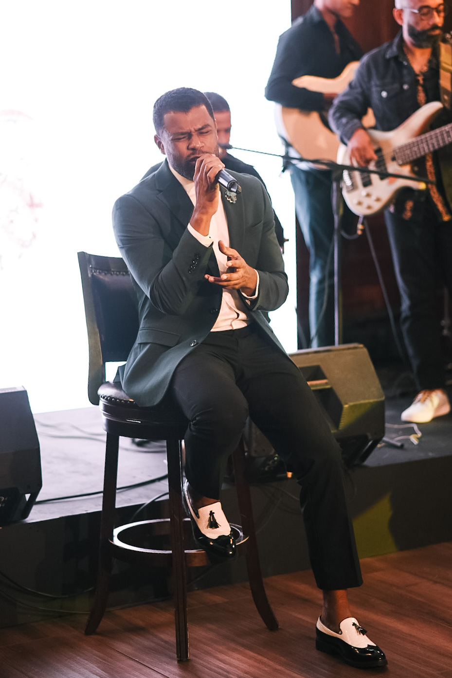 Cristian Allexis lanza “gigante”, su primer álbum como solista y ...